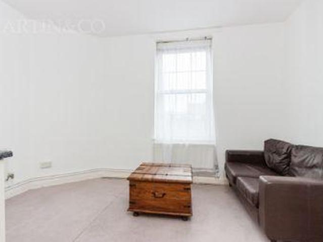 2 Bedrooms Flat for rent in Southern Row, London W10