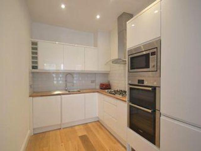 2 Bedrooms Flat for rent in Southerton Road, Hammersmith W6