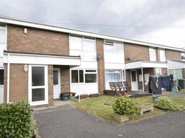 2 Bedrooms Flat for rent in Southey Court, New Cheltenham Road, Kingswood, Bristol BS15