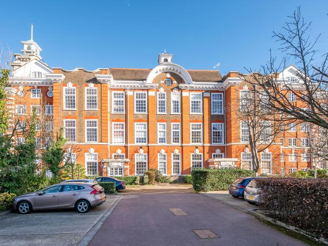 2 Bedrooms Flat for Rent in Southey Road | Foxtons