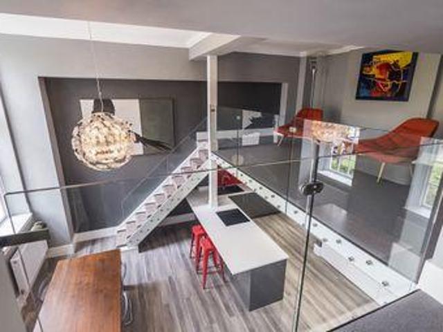 2 Bedrooms Flat for rent in Southey Road, London SW19