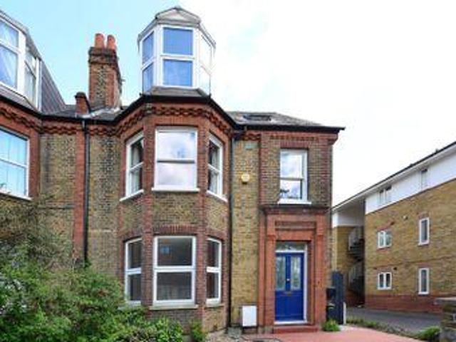 2 Bedrooms Flat for rent in Southey Road, Wimbledon SW19