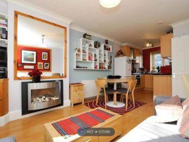 2 Bedrooms Flat for rent in Southgate Court, London N1