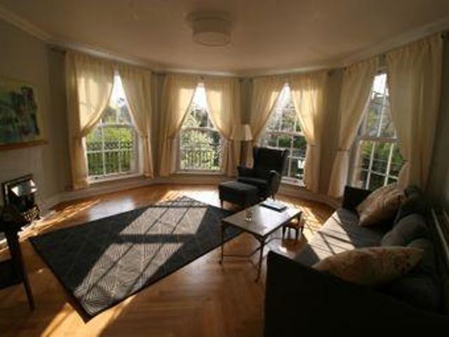 2 Bedrooms Flat for rent in Southlands Drive, London SW19