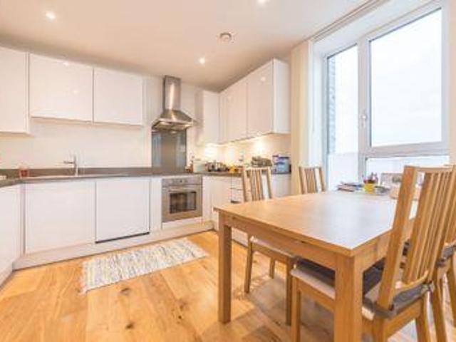2 Bedrooms Flat for rent in Sovereign Tower, 1 Emily Street, Canning Town, London E16