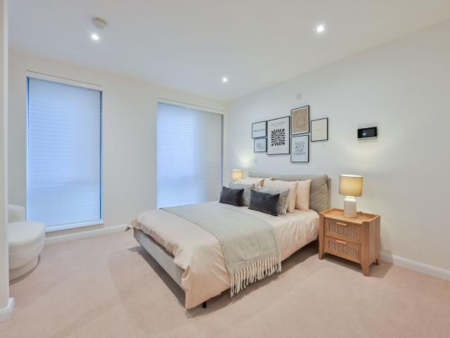 2 Bedrooms Flat for Rent in Solomons Passage | Foxtons