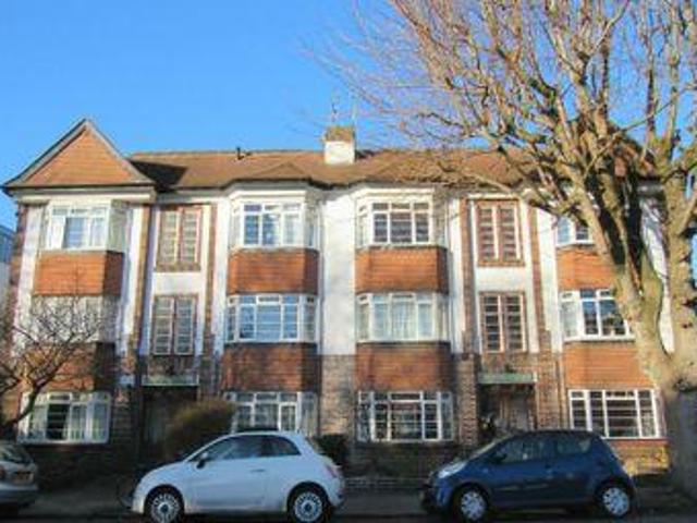 2 Bedrooms Flat for rent in Somerhill Road, Hove BN3