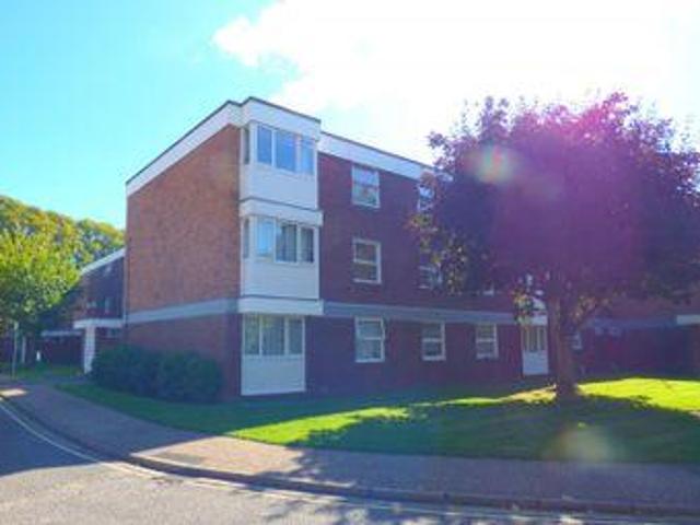 2 Bedrooms Flat for rent in Somerstown, Chichester PO19