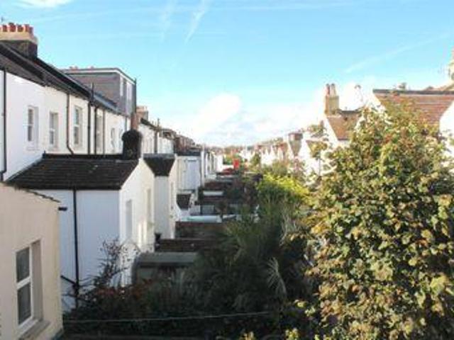 2 Bedrooms Flat for rent in Sackville Road, Hove, East Sussex BN3