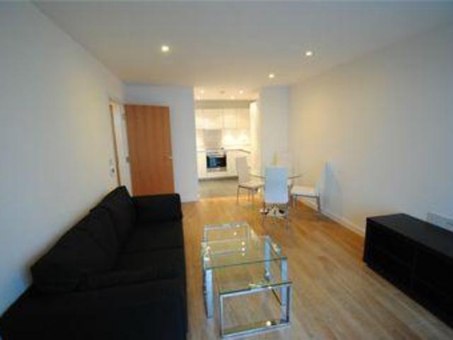2 Bedrooms Flat for rent in Saffron Central Square, Croydon, Surrey CR0