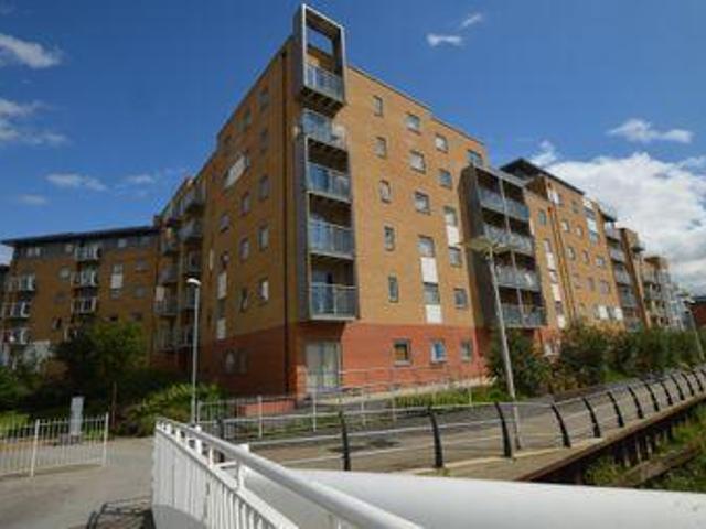 2 Bedrooms Flat for rent in Sail House, Ship Wharf, Colchester CO2