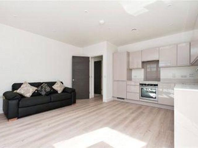 2 Bedrooms Flat for rent in Sailors House, Aberfeldy Village, Canary Wharf, London E14