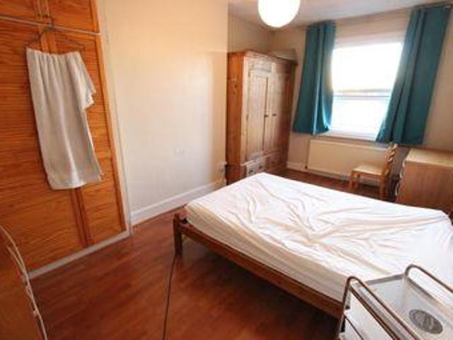 2 Bedrooms Flat for rent in Saint Michaels Terrace, Wood Green N22