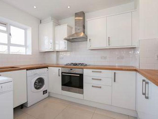 2 Bedrooms Flat for rent in Salcott Road, London SW11