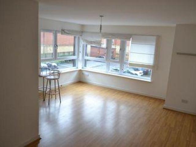 2 Bedrooms Flat for rent in Salamander Court, Edinburgh EH6