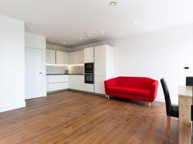 2 Bedrooms Flat for rent in Salisbury Street, London W3