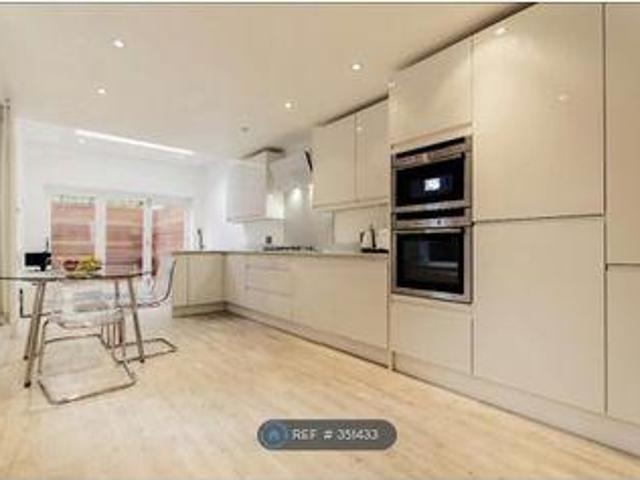 2 Bedrooms Flat for rent in Saltoun Road, London SW2