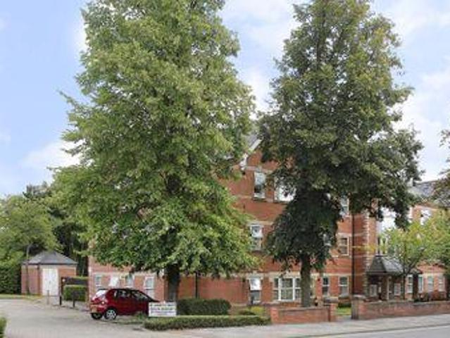 2 Bedrooms Flat for rent in Salusbury Road, Queen´s Park, London NW6