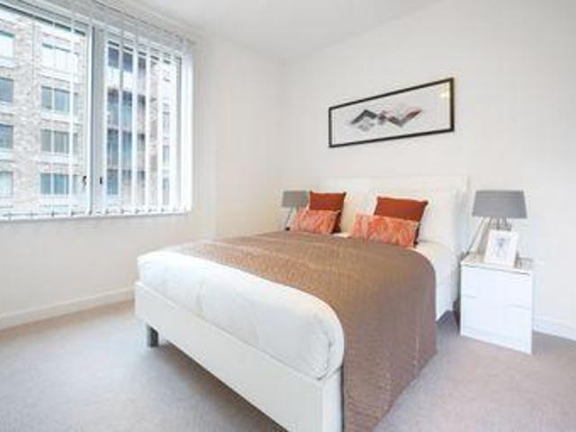 2 Bedrooms Flat for rent in Samuel Building, Shackleton Way, London E16