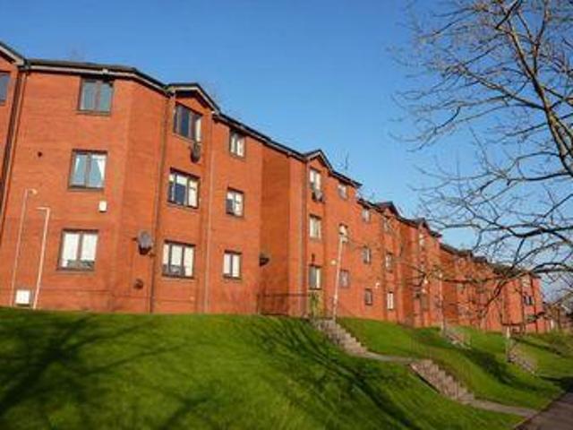 2 Bedrooms Flat for rent in Sandbank Drive, Glasgow G20