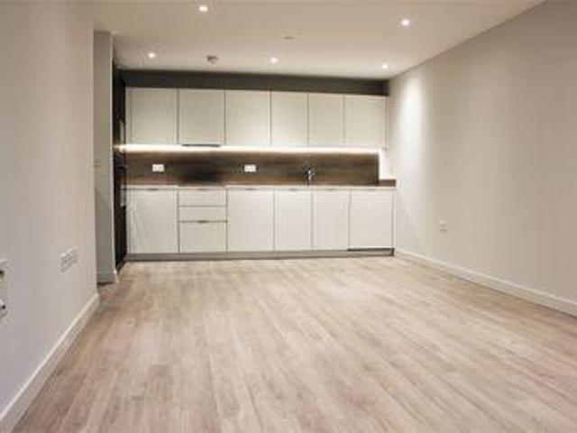 2 Bedrooms Flat for rent in Sandpiper Building, 44 Newnton Close, London N4