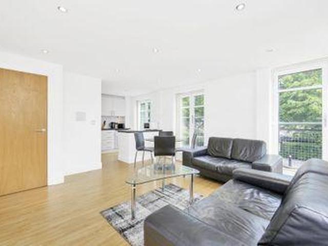 2 Bedrooms Flat for rent in Sandringham Road, London E8
