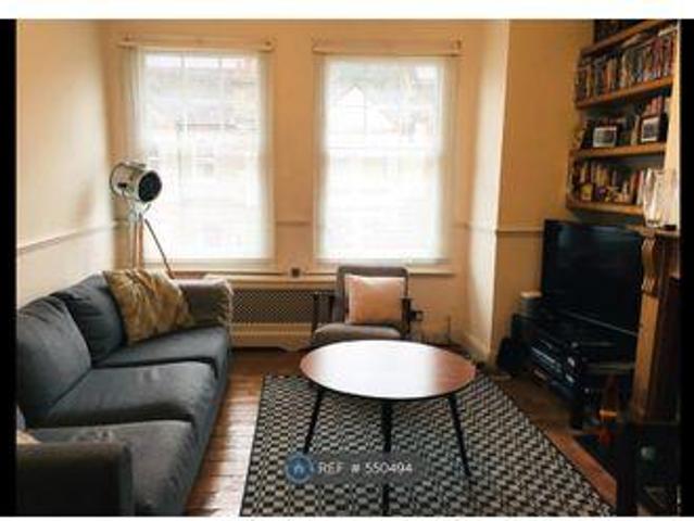 2 Bedrooms Flat for rent in Sandrock Road, London SE13