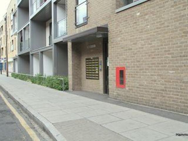 2 Bedrooms Flat for rent in Sarum Terrace, Bow Common Lane, London E3