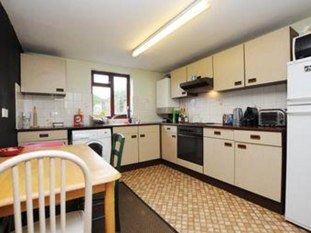 2 Bedrooms Flat for rent in Scawfell Street, London E2