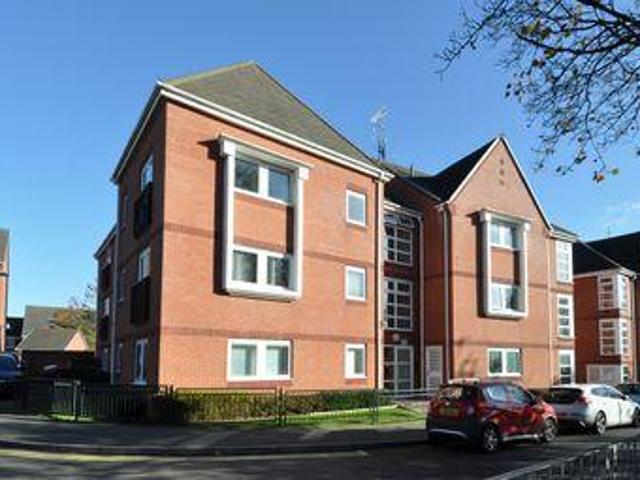 2 Bedrooms Flat for rent in School Close, Northfield, Birmingham B31