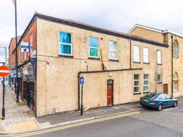2 Bedrooms Flat for rent in School Street, Tyldesley, Manchester M29