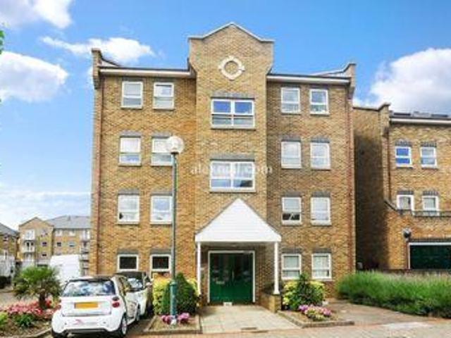 2 Bedrooms Flat for rent in Schooner Close, London E14