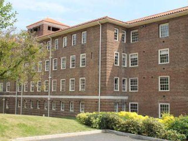 2 Bedrooms Flat for rent in Scott Avenue, Southfields SW15