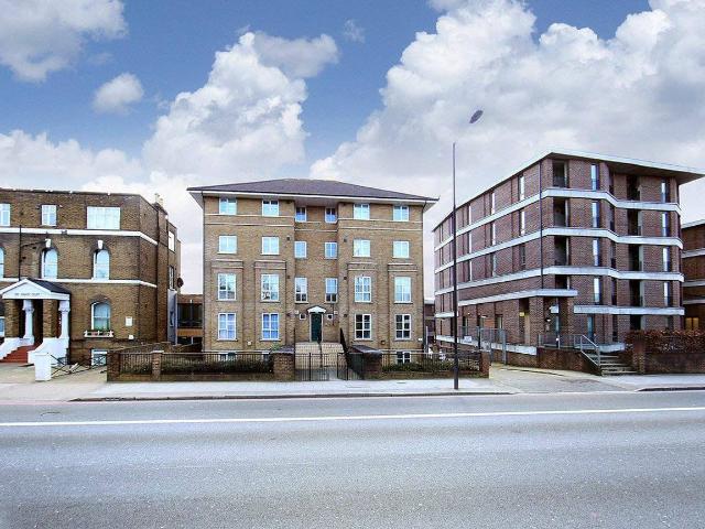 2 Bedrooms Flat for Rent in Seven Sisters Road | Foxtons