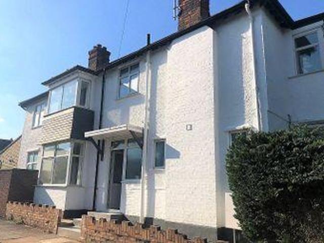 2 Bedrooms Flat for rent in Sevington Road, Hendon, London NW4