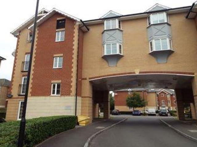 2 Bedrooms Flat for rent in Seager Drive, Cardiff CF11