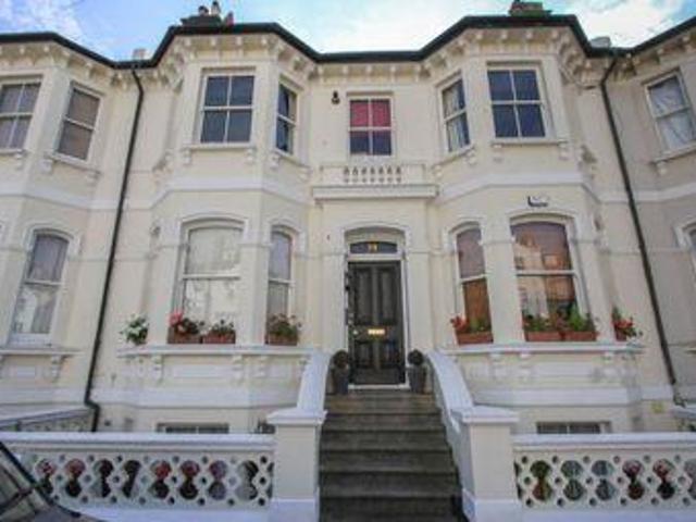 2 Bedrooms Flat for rent in Seafield Road, Hove BN3