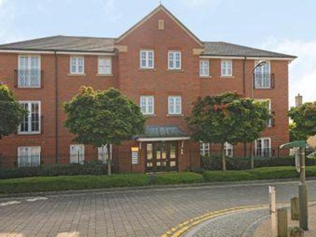 2 Bedrooms Flat for rent in Seaton Square NW7, Mill Hill, London