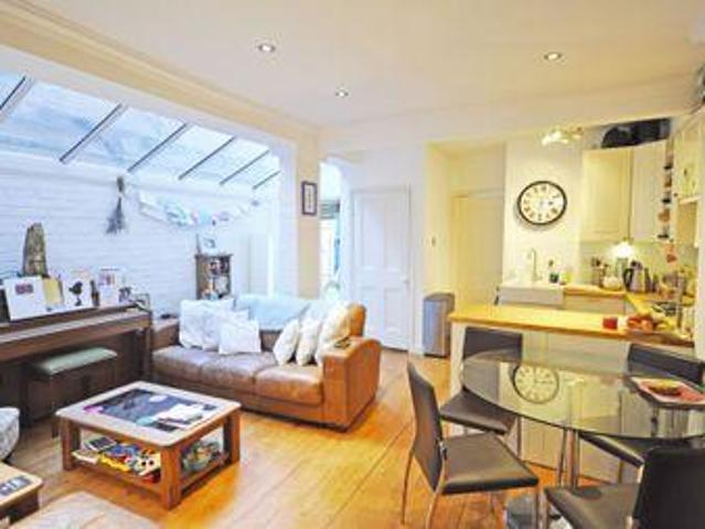 2 Bedrooms Flat for rent in Second Avenue, Mortlake SW14