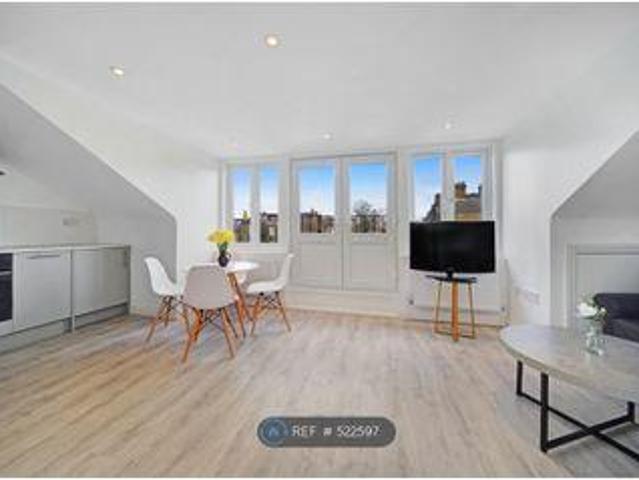 2 Bedrooms Flat for rent in Second Floor, London NW10