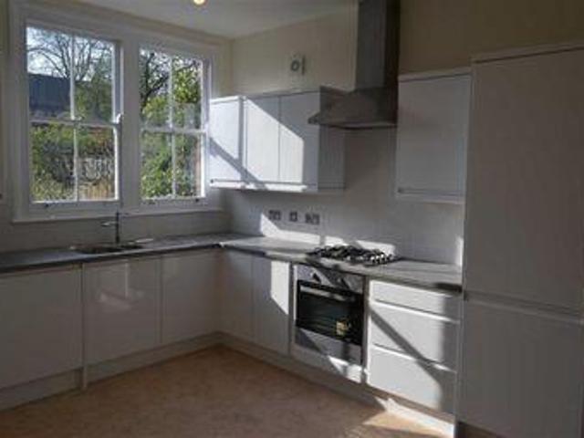 2 Bedrooms Flat for rent in Sedgemere Avenue, East Finchley N2