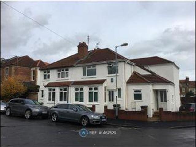 2 Bedrooms Flat for rent in Selborne Road, Bristol BS7
