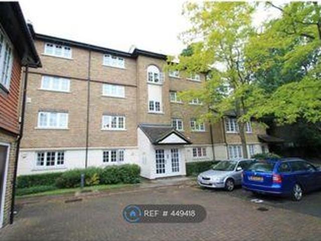 2 Bedrooms Flat for rent in Selhurst Close, London SW19