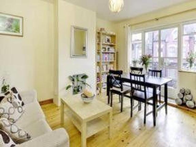 2 Bedrooms Flat for rent in Senior Street, London W2