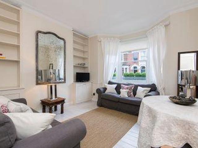 2 Bedrooms Flat for rent in Shuttleworth Road, London SW11
