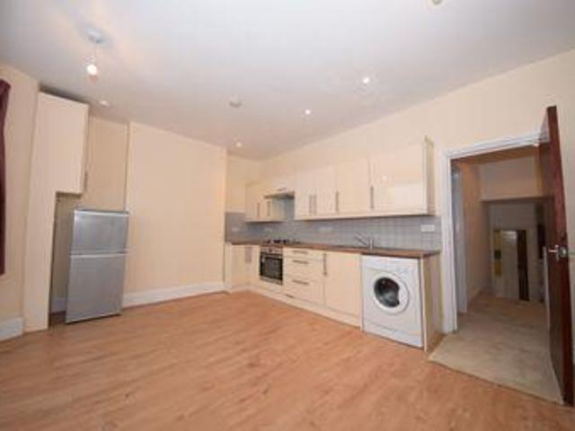 2 Bedrooms Flat for rent in sham Avenue, Gants Hill IG2
