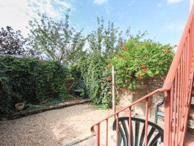 2 Bedrooms Flat for rent in Shanklin Road, Brighton BN2