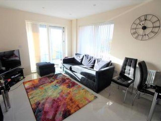 2 Bedrooms Flat for rent in Shearwater Drive, London NW9