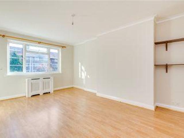 2 Bedrooms Flat for rent in Sheen Court, Richmond TW10