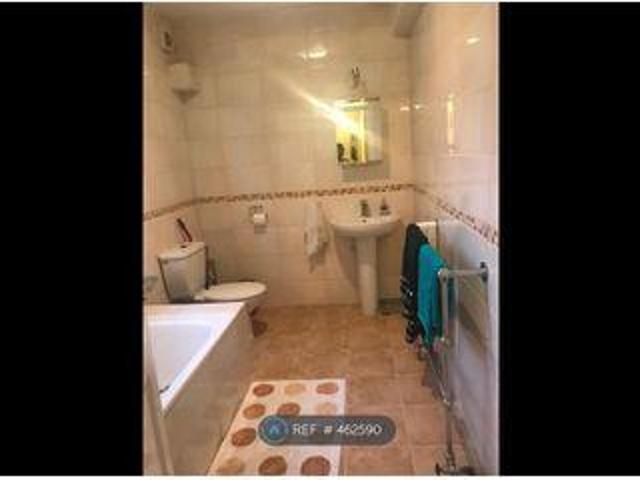 2 Bedrooms Flat for rent in Sheen Court, Richmond TW10